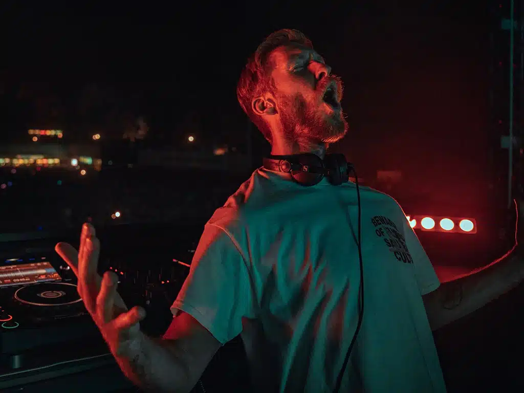 EDM Nedir? Dünyanın En İyi EDM DJ'leri - Biletino Blog