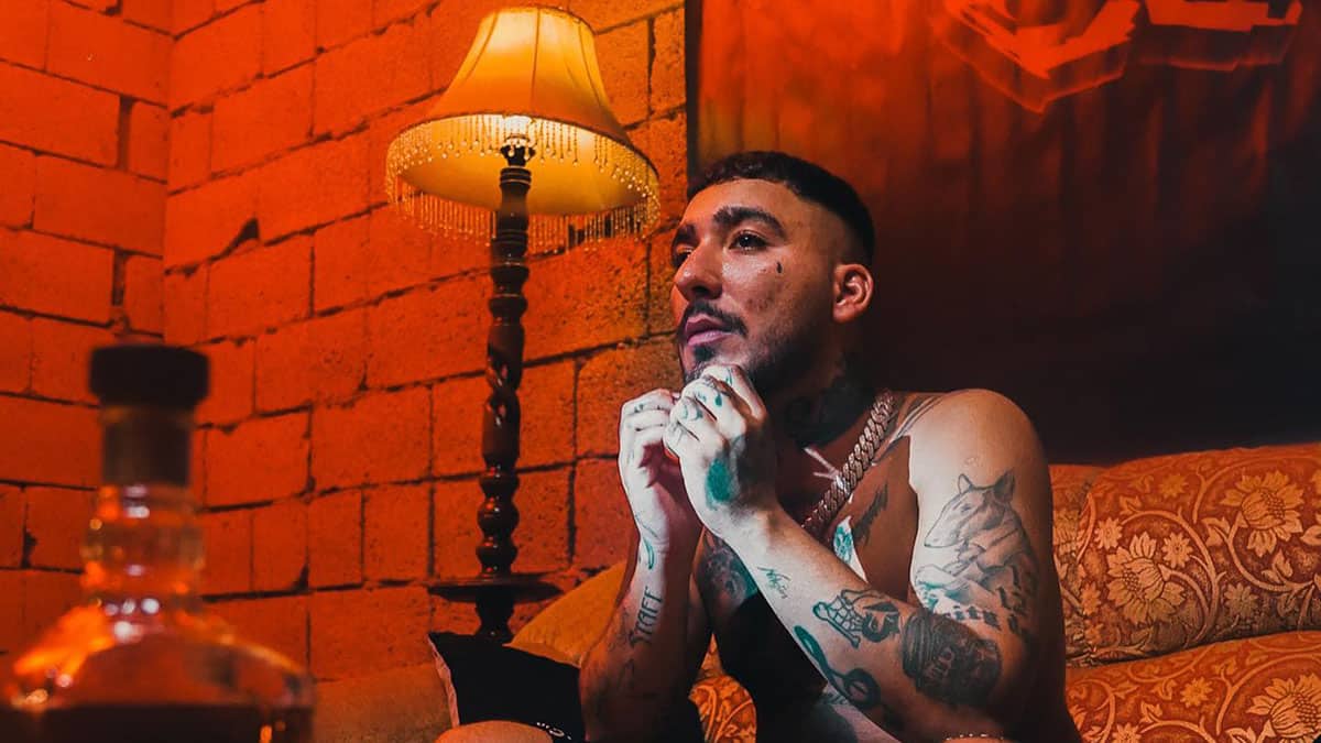 Uzi Kimdir? Şarkıları ve Albümleri - Biletino Blog