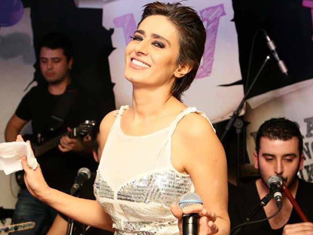 Yıldız Tilbe Kimdir? Müzik Hayatı ve Yaşamı - Biletino Blog